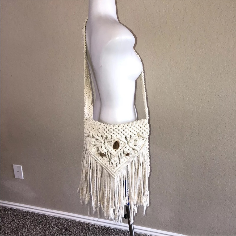 Vintage 70s Macrame Off White Messenger Bag - Gem
